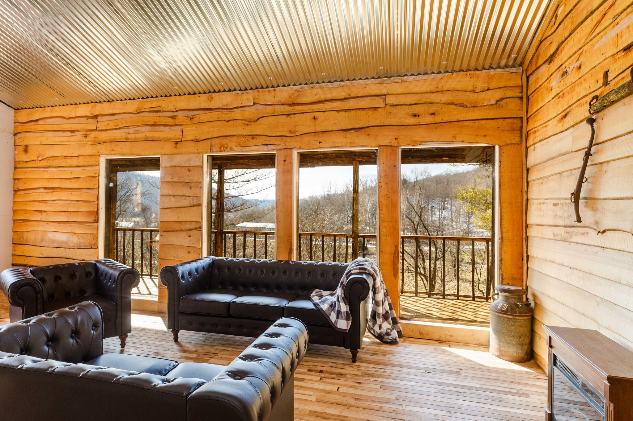 Sleeps 12 Cabin House| Huge Windows | Stunning Views - Cabin Rentals Ohio